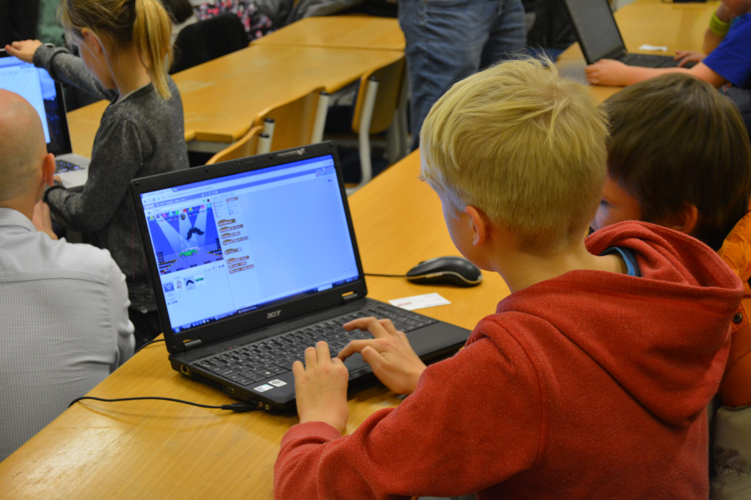 Fantastisk åbning af afdelingen på AAU - Coding Pirates Denmark
