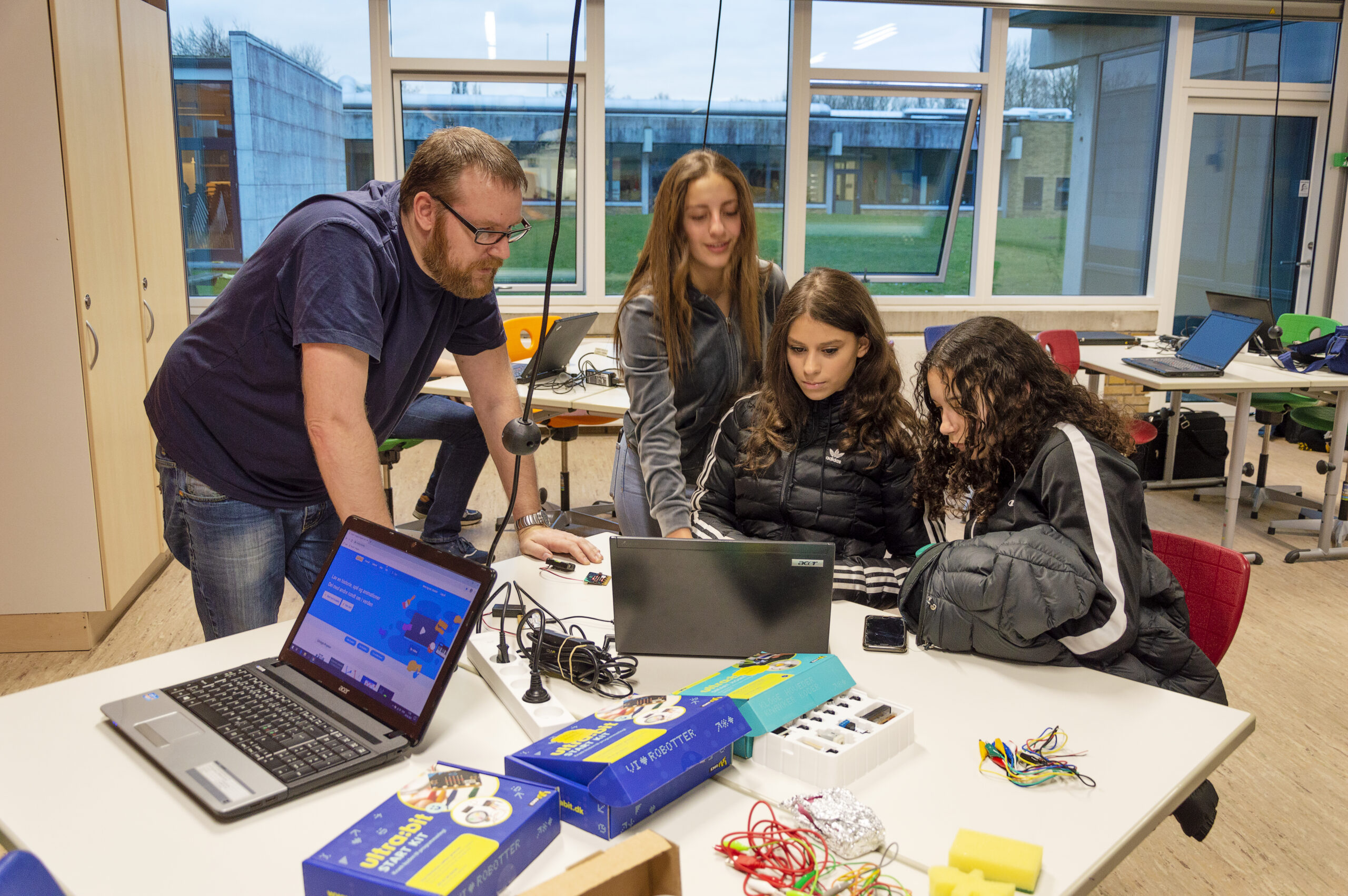 Coding Pirates Vollsmose slog dørene op til åbent hus - Coding Pirates ...