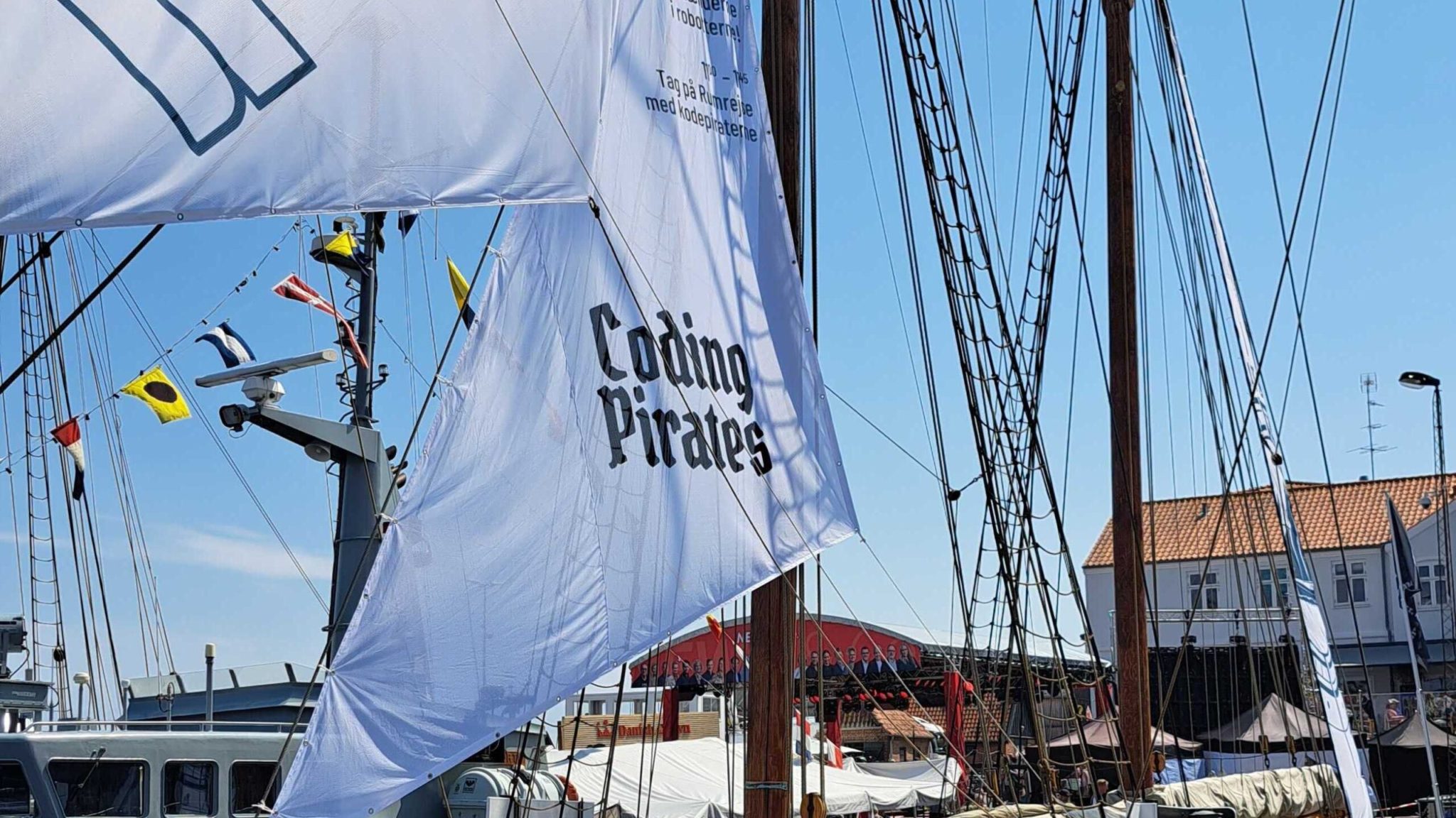 Piraterne indtager Folkemødet 2024 - Coding Pirates Denmark Piraterne indtager Folkemødet 2024 - Coding Pirates Denmark